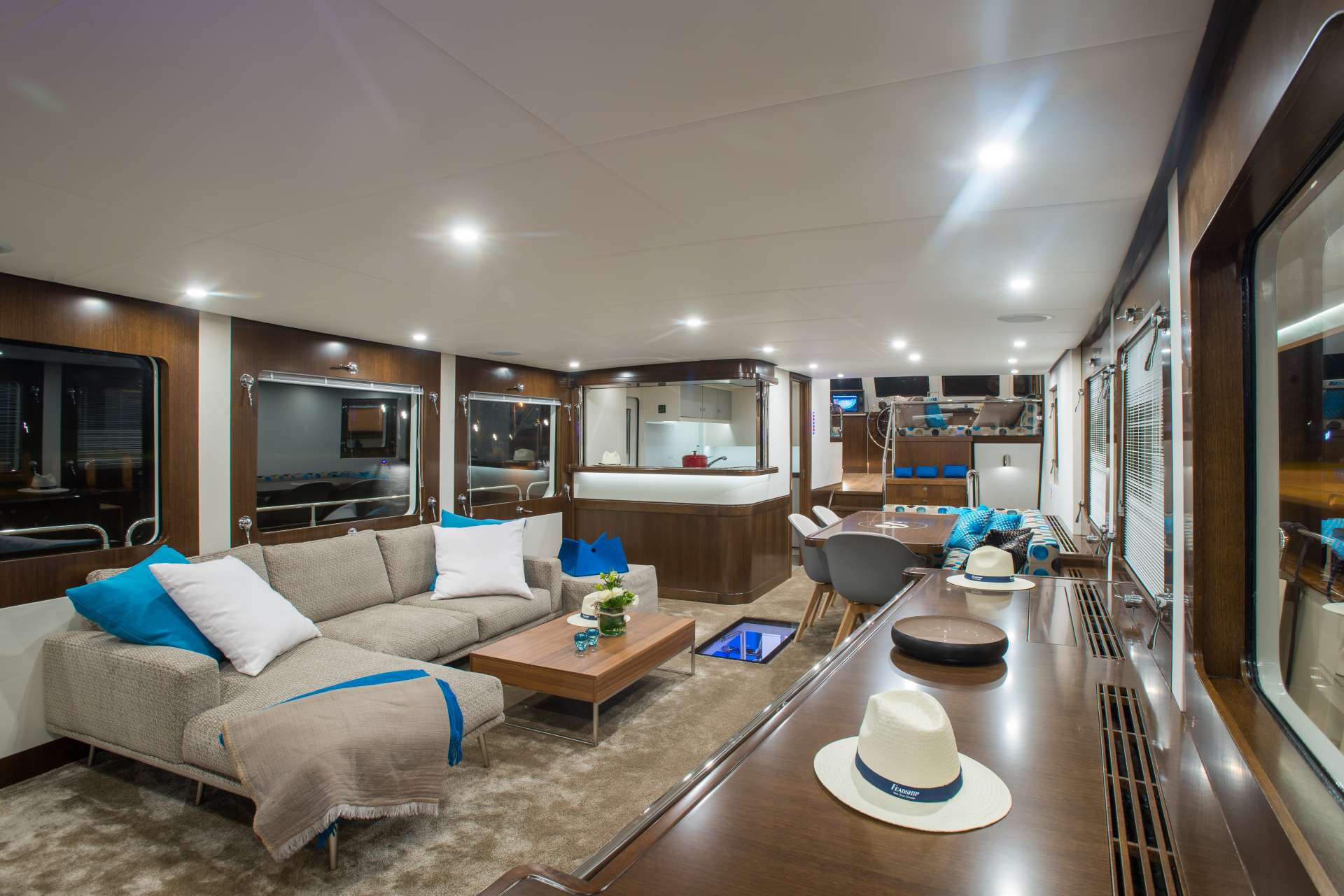Yacht MONARA, Feadship | CHARTERWORLD Luxury Superyacht Charters